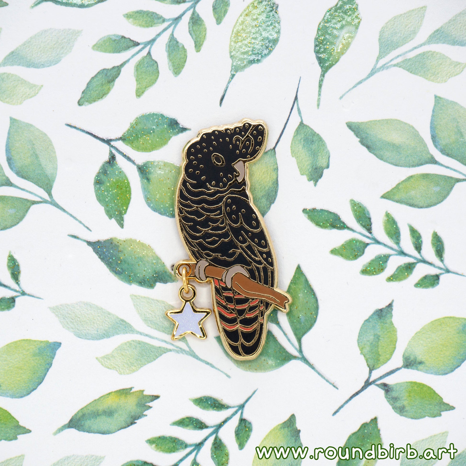Red Tailed Black Cockatoo Pin (Female) – roundbirbart